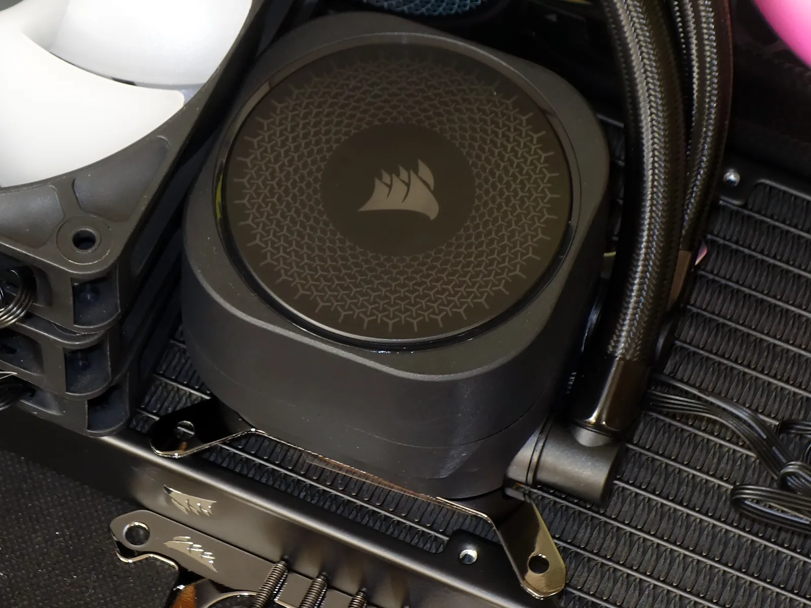 Corsair Nautilus 360 RS ARGB Review